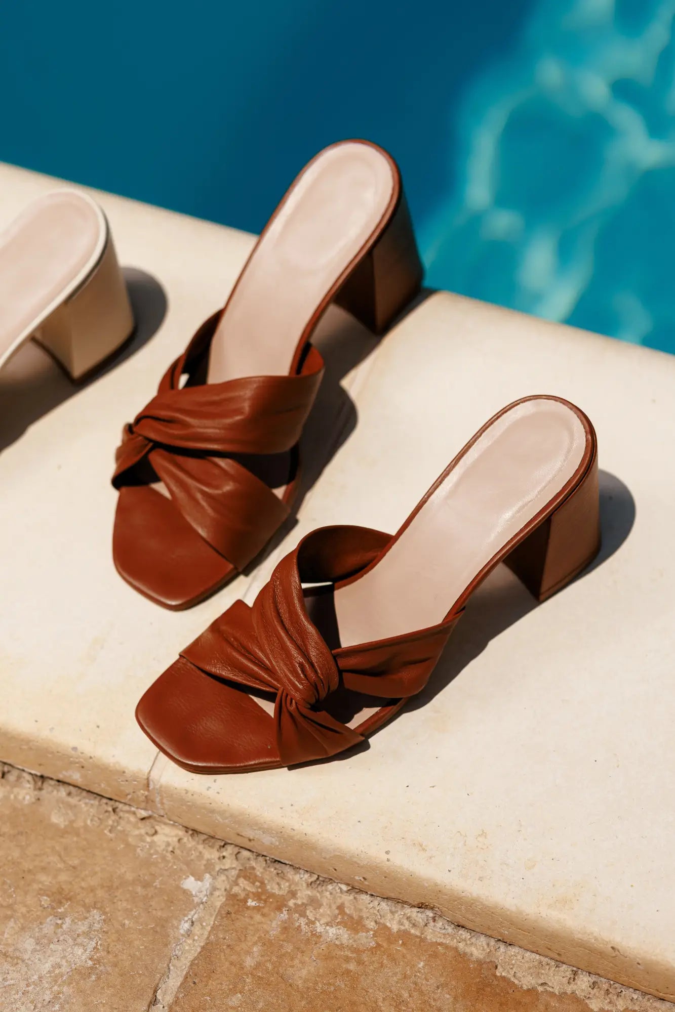 Tongs & Mules Femme | Chaussures d'Été Élégantes & Confortables – André